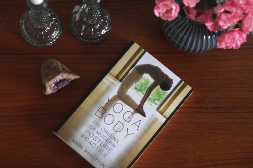 Recension: Yoga Body av Mark Singleton – Lisa Marques Jagemark